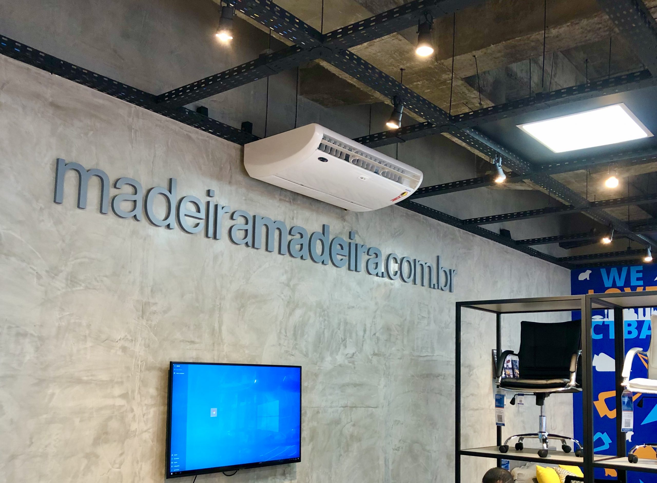 Madeira Madeira - Comunicação Visual em Curitiba