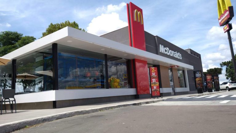 Fachadas ACM em Curitiba | COLA DESIGN 41 3027-7299