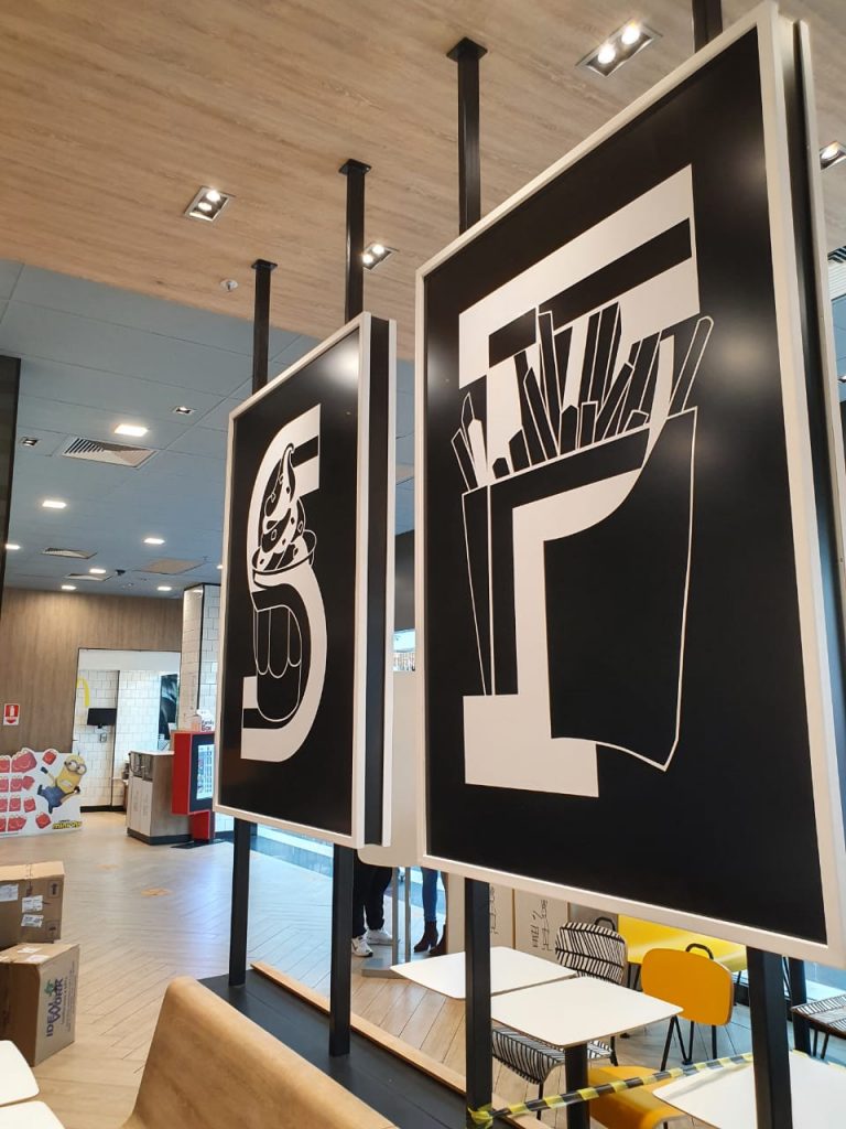 McDonald's Cola design comunicação visual, painel divisor, letra caixa ...